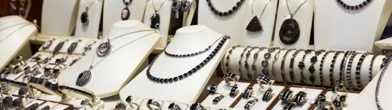 ¿Qué comprar en Praga? 10 recuerdos típicos de la capital checa - Bloudit